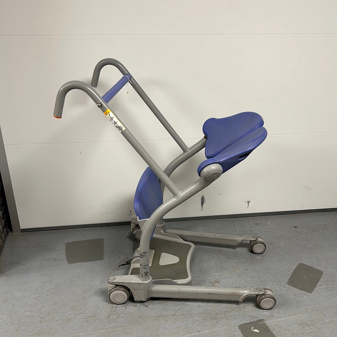 Arjo Sara Stedy Compact Patient Stand Aid with Leg Spreader – SelfiMed UK