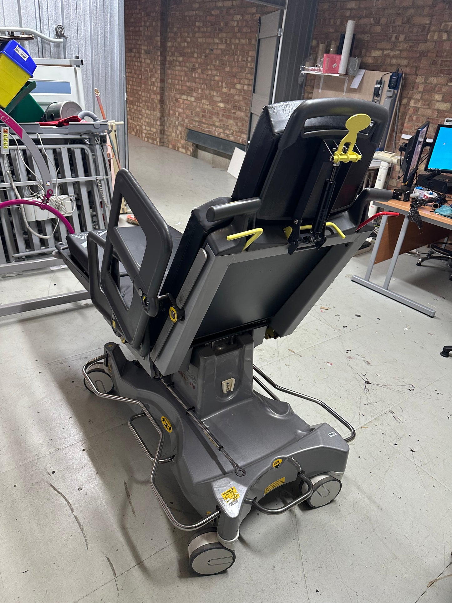 Anetic Aid QA4 Hydraulic Transfer Trolley – SelfiMed UK