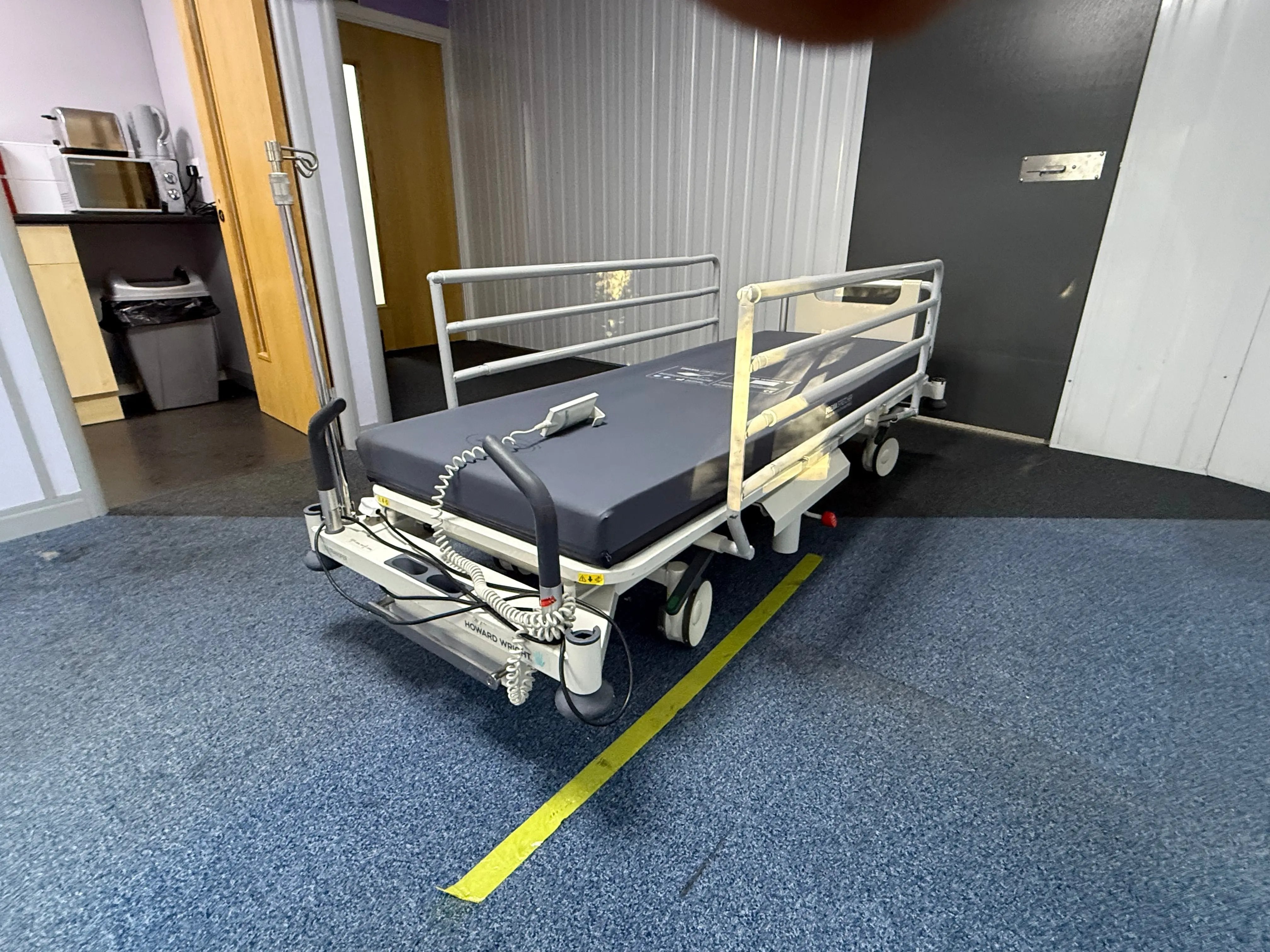 Howard Wright M9 Electric Patient Trolley | Safe Transfer System ...