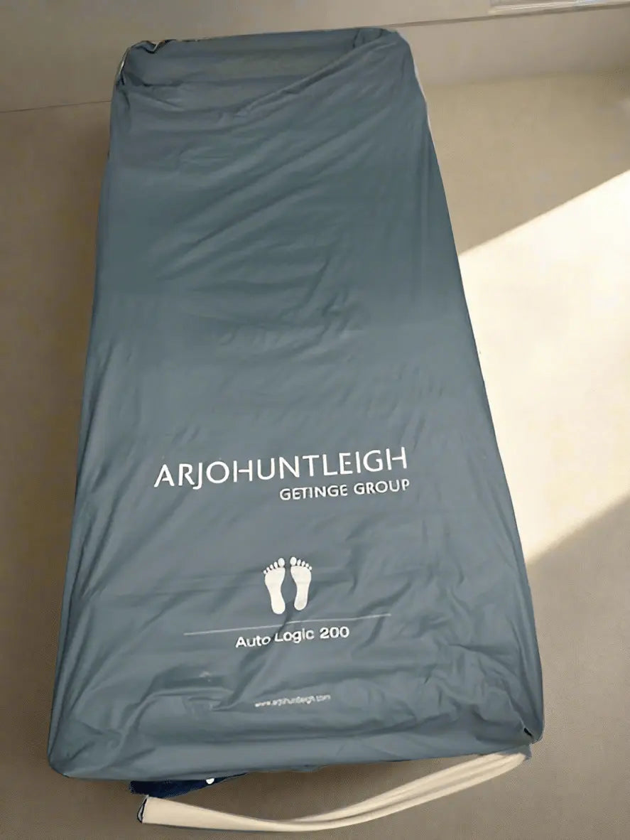 Arjo AutoLogic Inflatable Mattress & Pump - SelfiMed UK