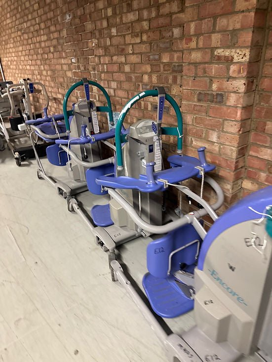 Arjo Huntleigh Encore Patient Stand Hoist with Battery – SelfiMed UK