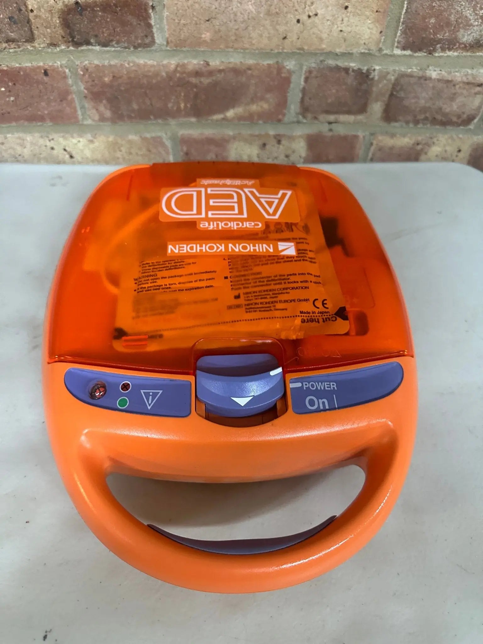 Defibrillator | Nihon Kohden Cardiolife AED-3100 | SelfiMed UK