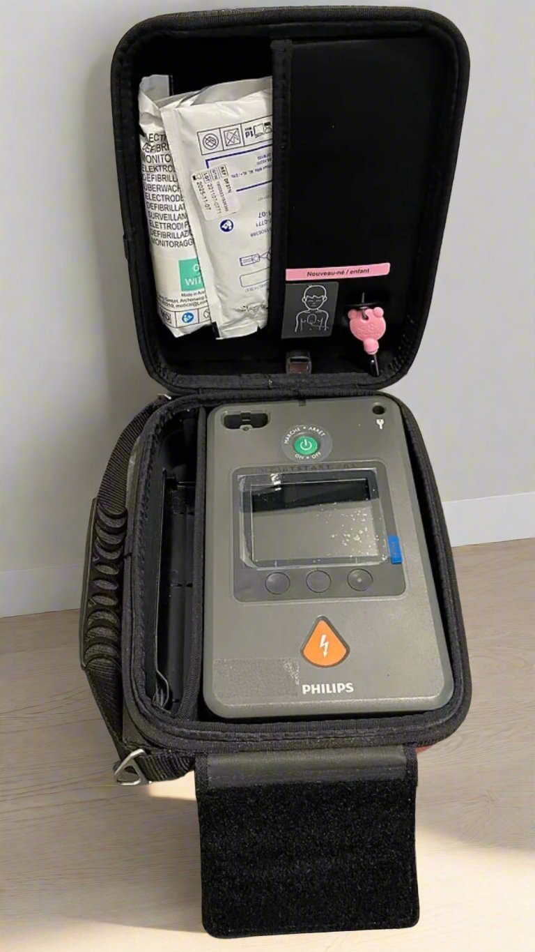 Philips Heartstart FR3 Defibrillator with Battery & Bag – SelfiMed UK