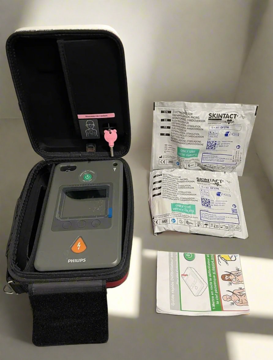 Philips Heartstart FR3 Defibrillator with Battery & Bag – SelfiMed UK