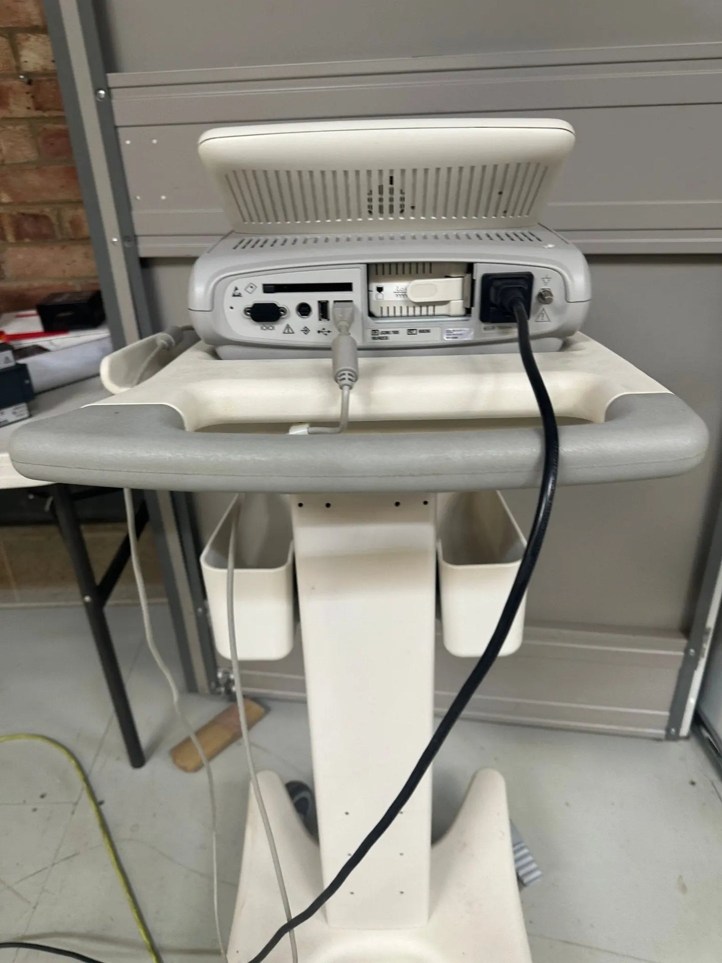 Philips PageWriter Trim II ECG Machine with Stand – SelfiMed UK