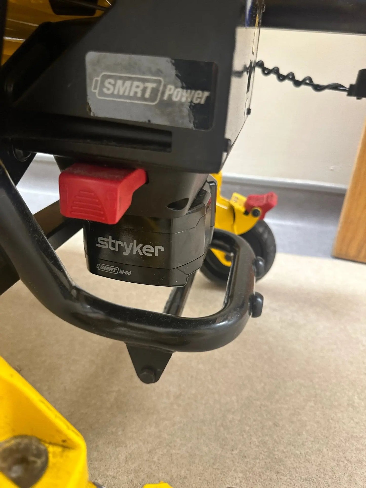 Stryker 6550 Ambulance Stretcher with Battery – SelfiMed UK