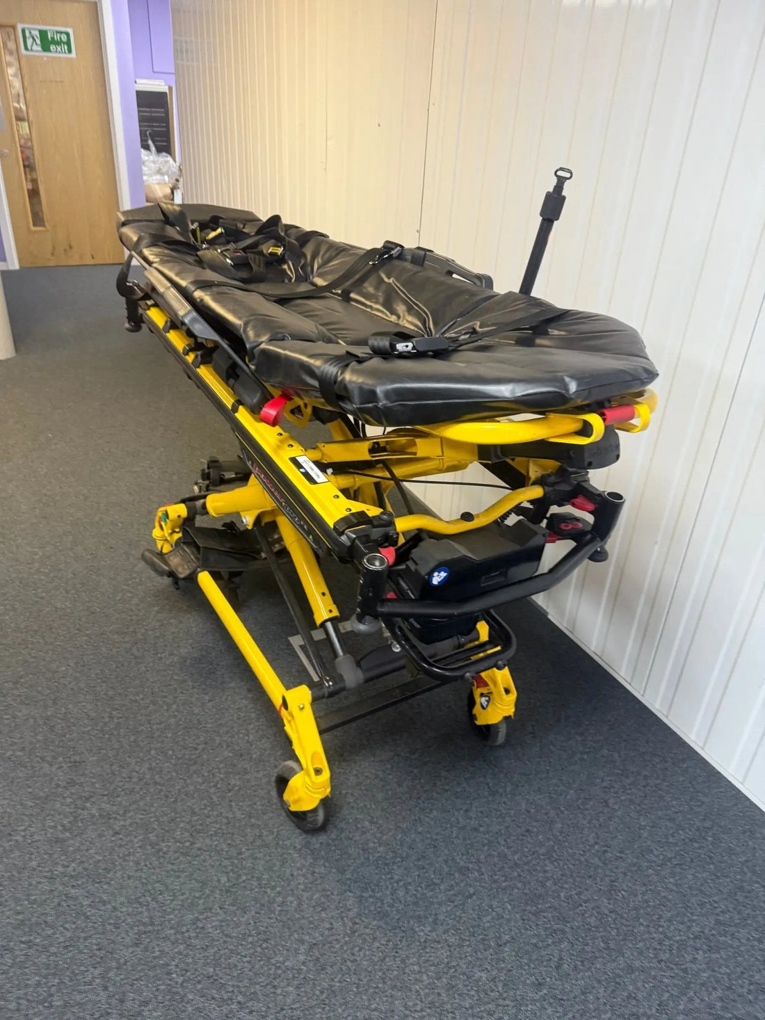 Stryker 6550 Ambulance Stretcher with Battery – SelfiMed UK