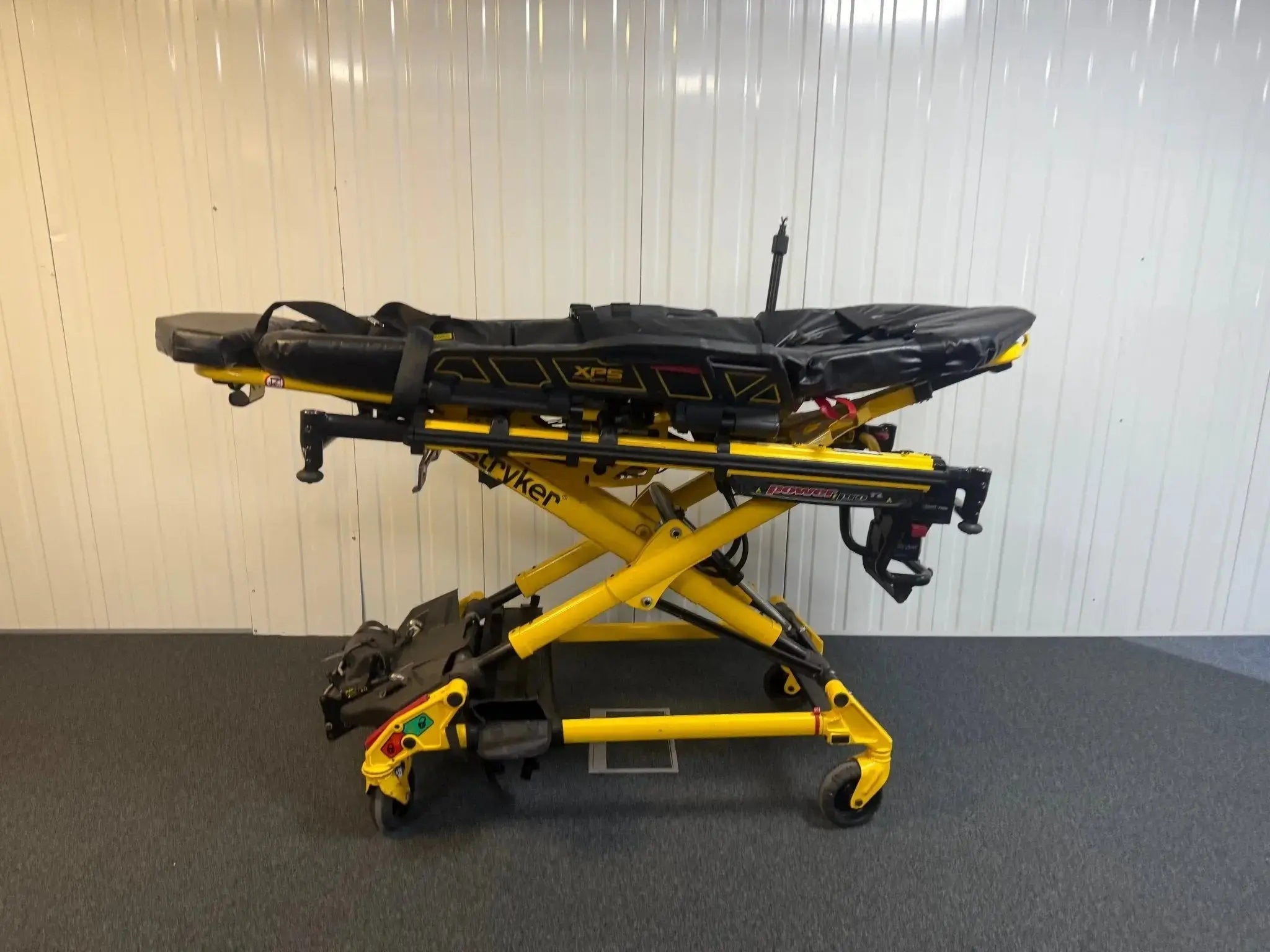 Stryker 6550 Ambulance Stretcher with Battery – SelfiMed UK