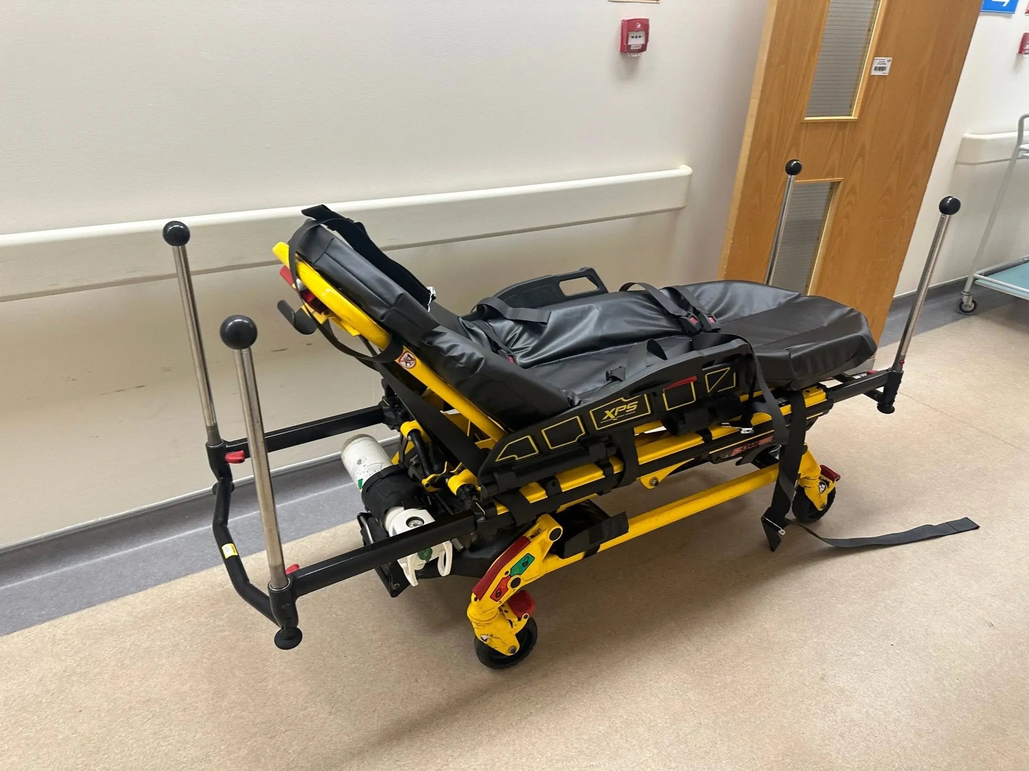 Stryker 6550 Ambulance Stretcher with Battery – SelfiMed UK