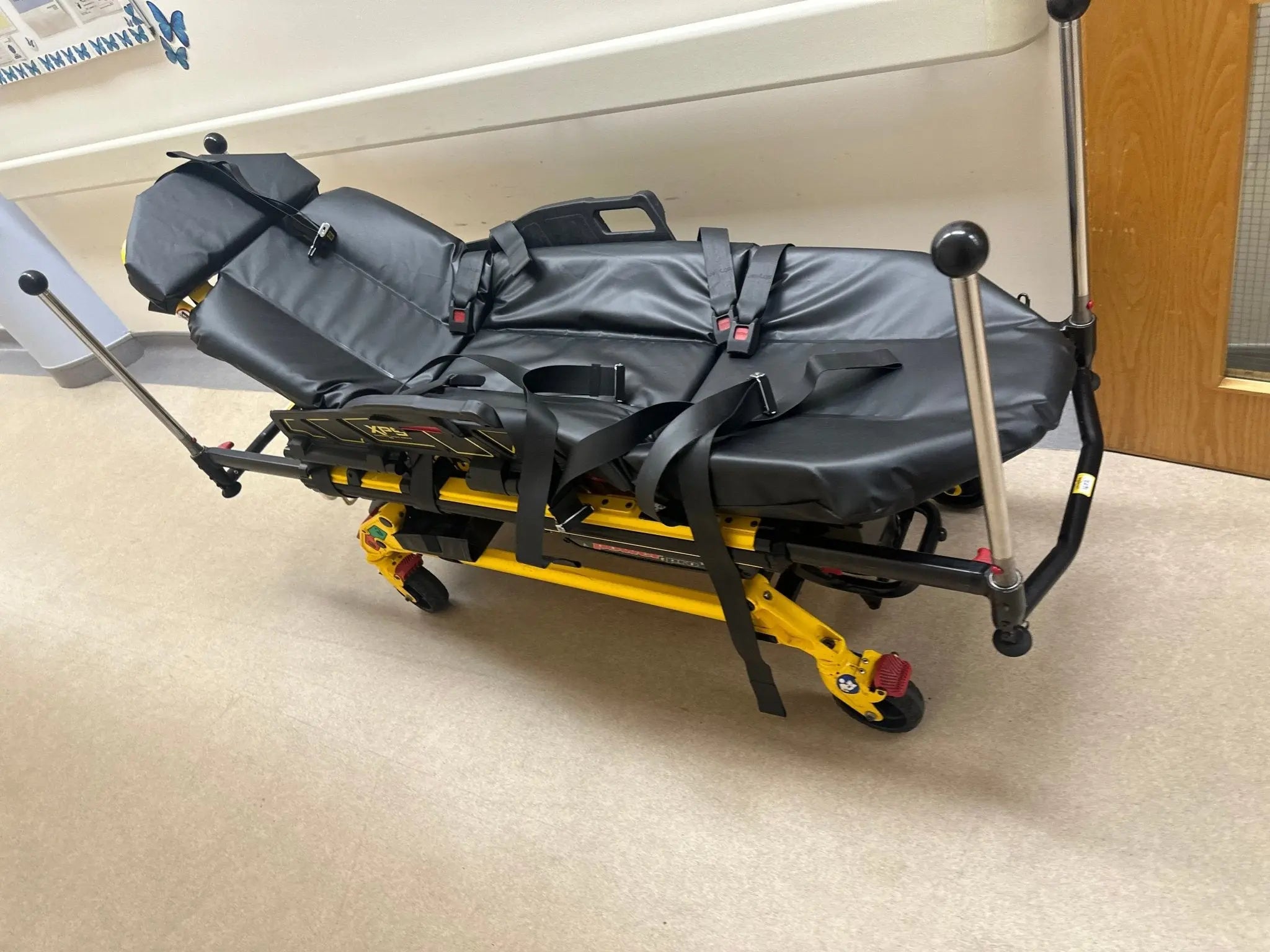 Stryker 6550 Ambulance Stretcher with Battery – SelfiMed UK